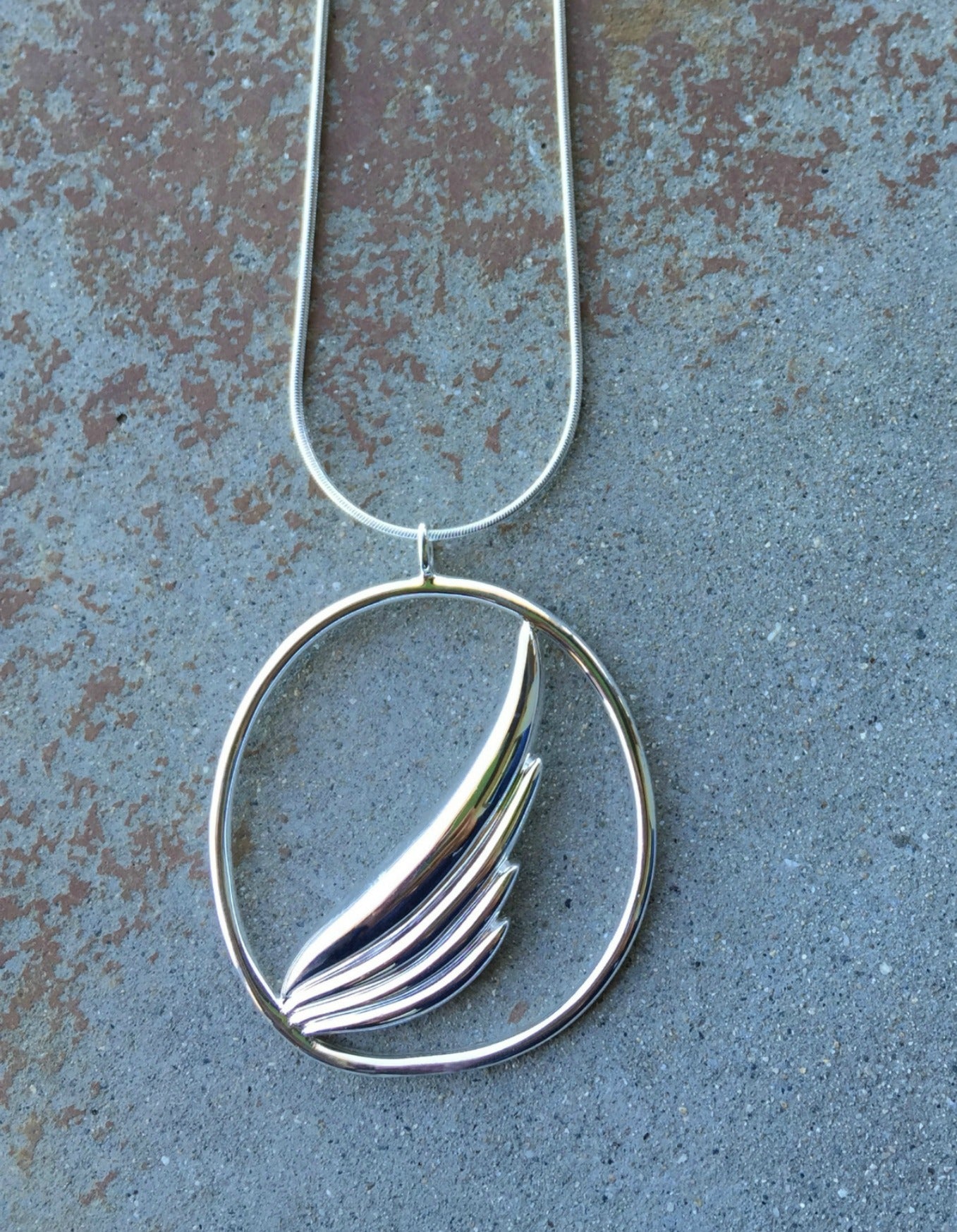 Oval Angel Wing - Lavaggie